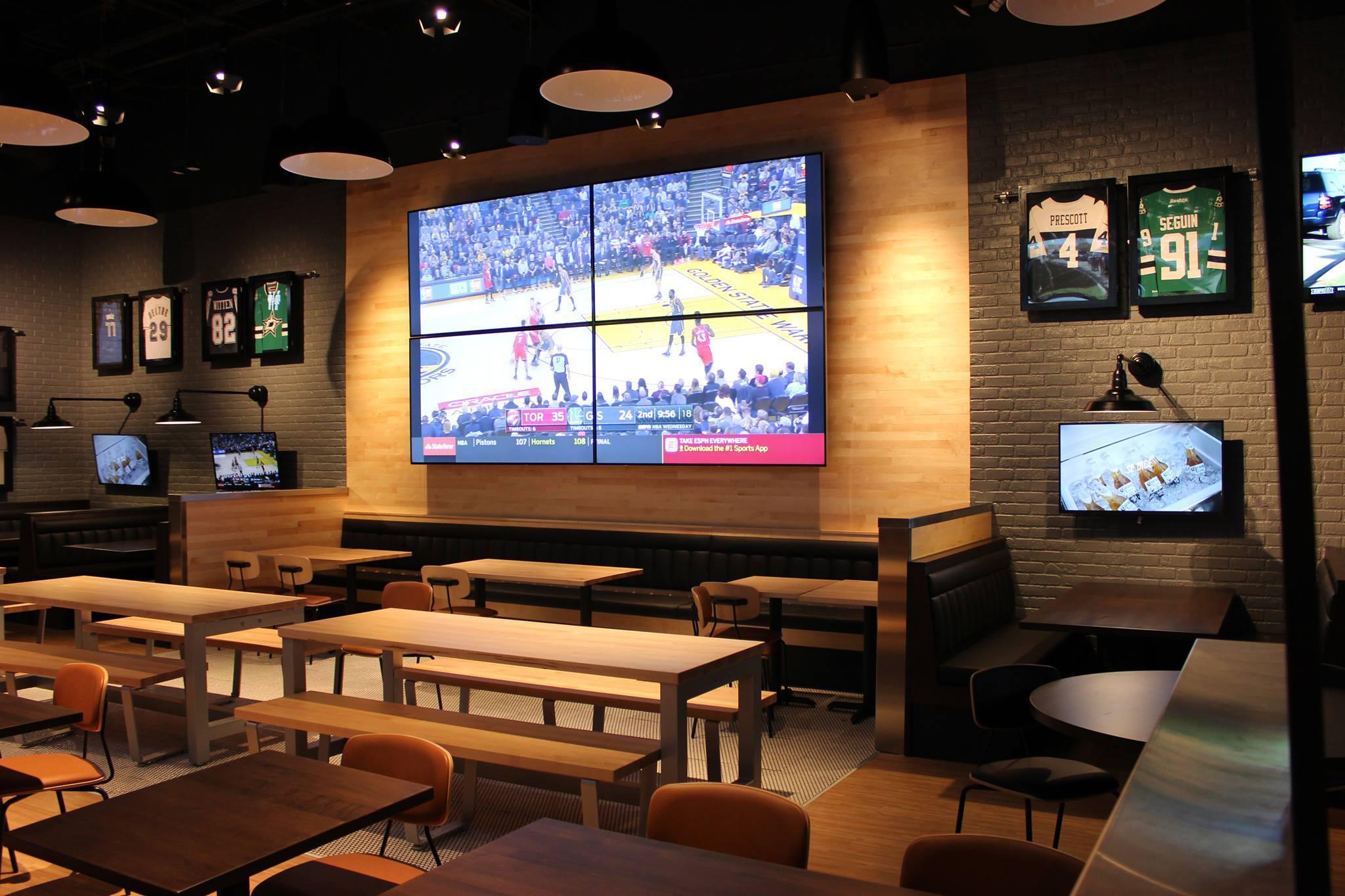 Video Wall vs. Projector Screen - SAVI